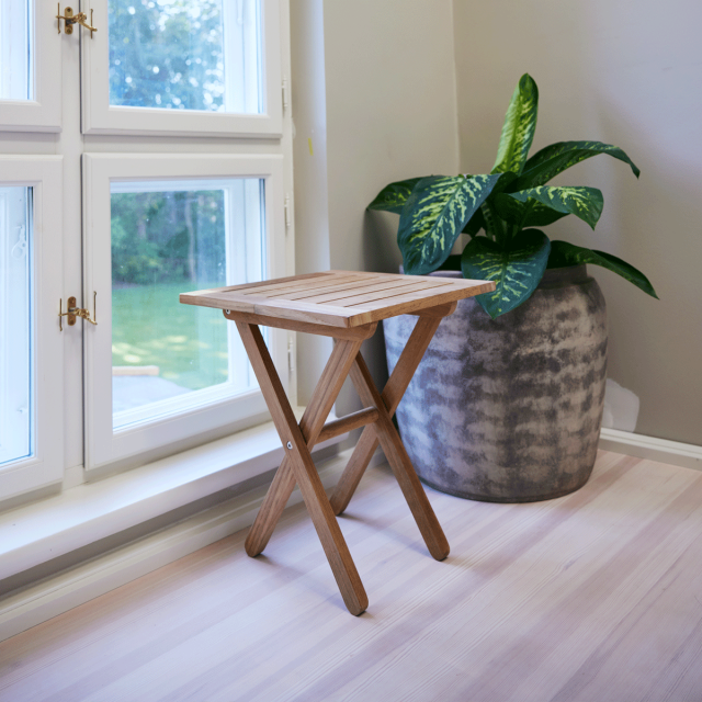 Cambridge foldebord i teak - perfekt til hus og have